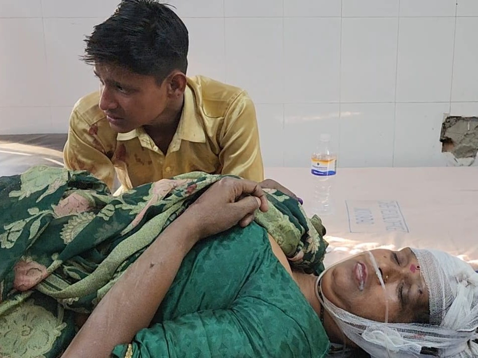 Bilari Bike Accident | Roza Pulia Woman Critical, District Hospital Refer