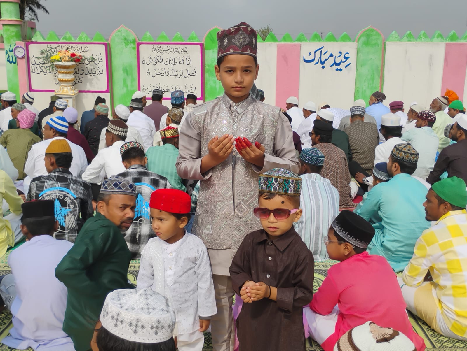 After offering prayers, he prayed for happiness