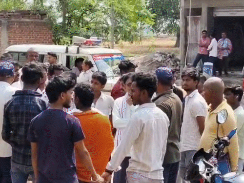 Tharari Bihar Cyber Cafe Attack: 10 Goons, 5 Rounds Firing Over Gas ...