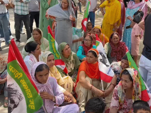 Hisar Azad Nagar Jalbharao Protest | Residents Demand Action From ...