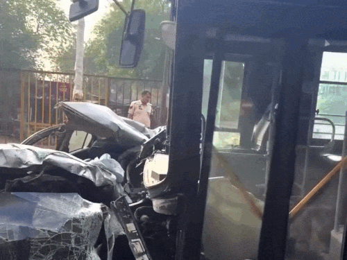 Gurugram Car Bus Accident Youth Dead Near Kapashera Border
