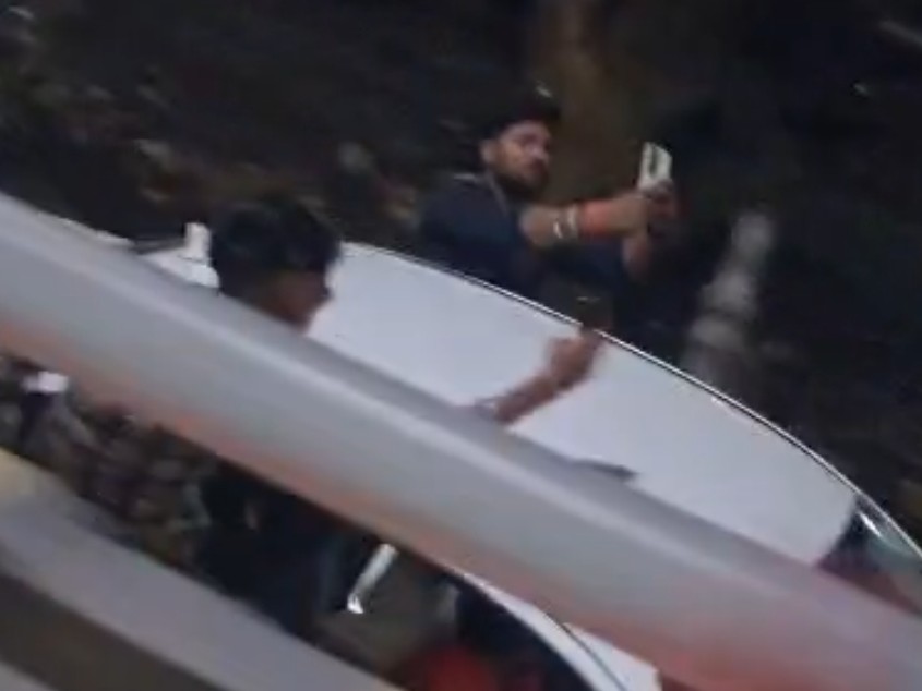 Hathras Youths Dangerous Stunts Moving Car Reel | Police Challan VIDEO