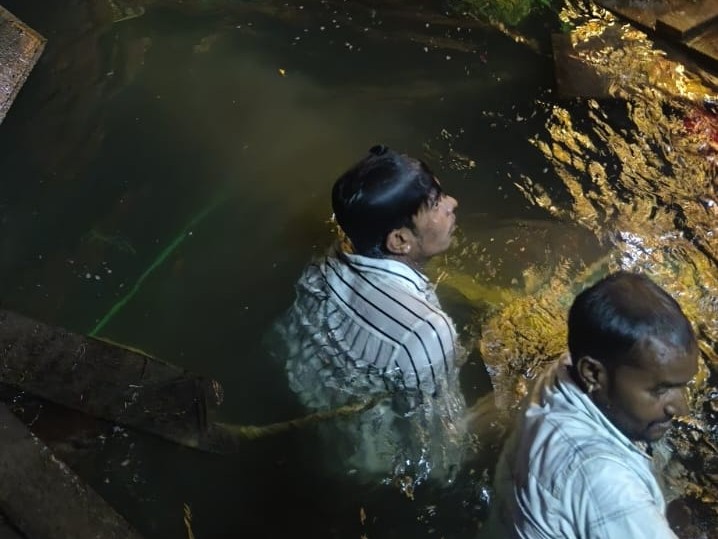 Chitrakoot Ramghat Boat Capsizes | Devotees Rescued Safely