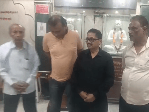 Kanpur Siddhi Vinayak Temple Silver Crowns Stolen; CCTV Footage Shows ...