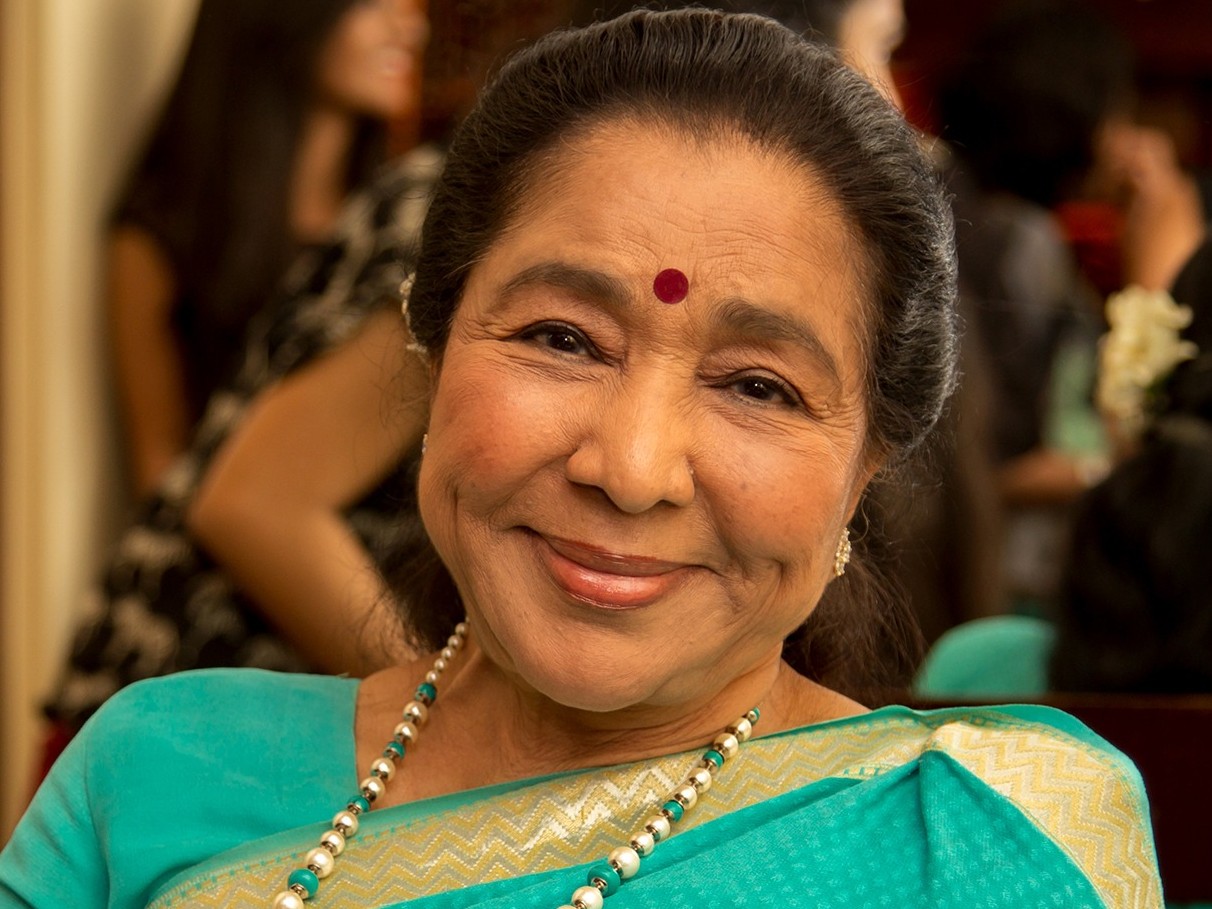 Asha Bhosle Hospitalized Breach Candy Heart Attack Mumbai