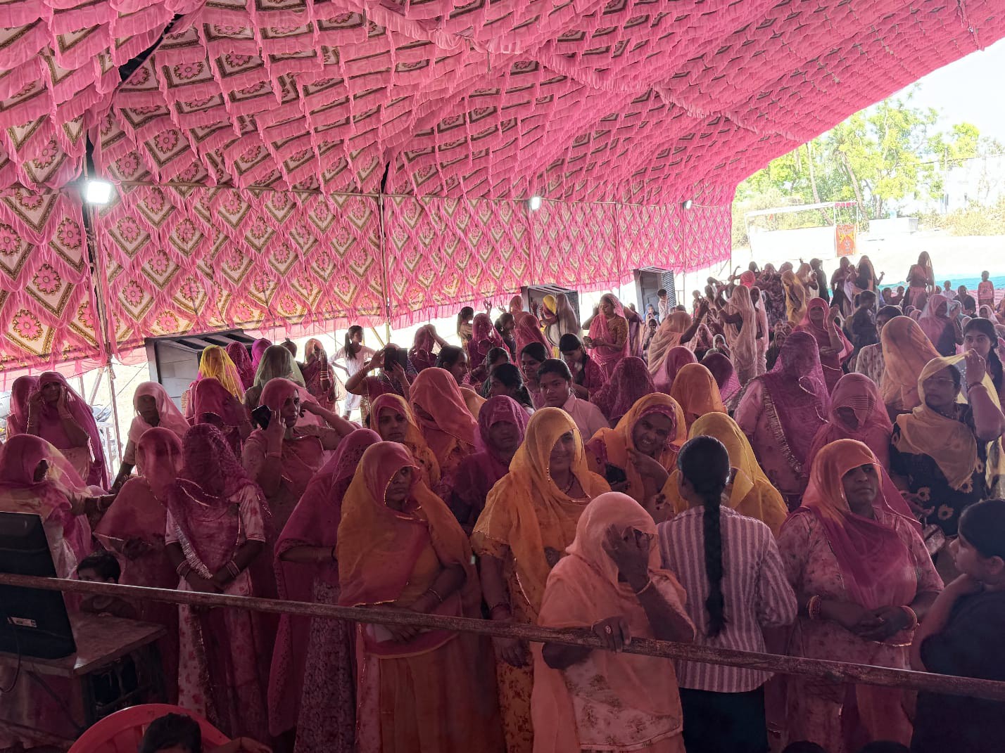 Sarod Village Bhagwat Katha: Shiv-Parvati Vivah | Maharaj Lauds Guru ...