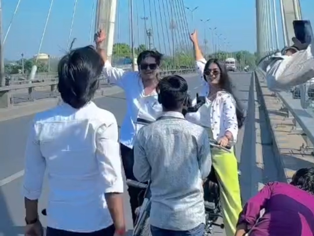 Prayagraj Bullet Dance Reel Viral | Police Instructions Ignored