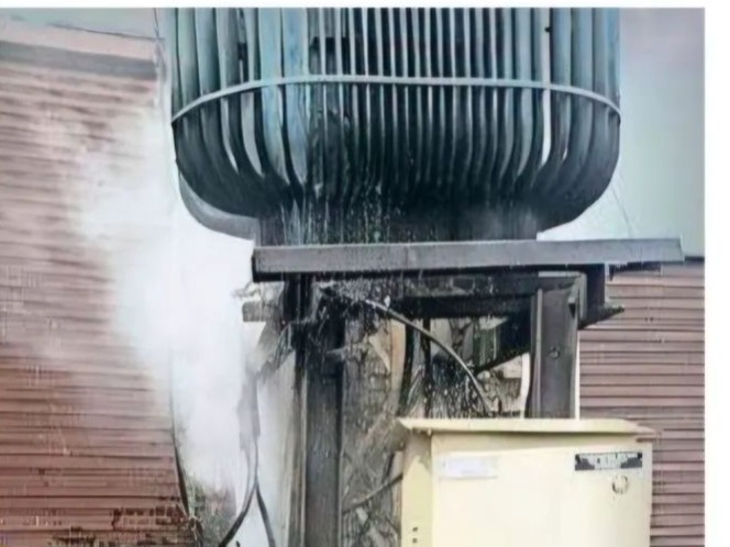Shikohabad Power Outage: Nagla Kila Transformer Catches Fire