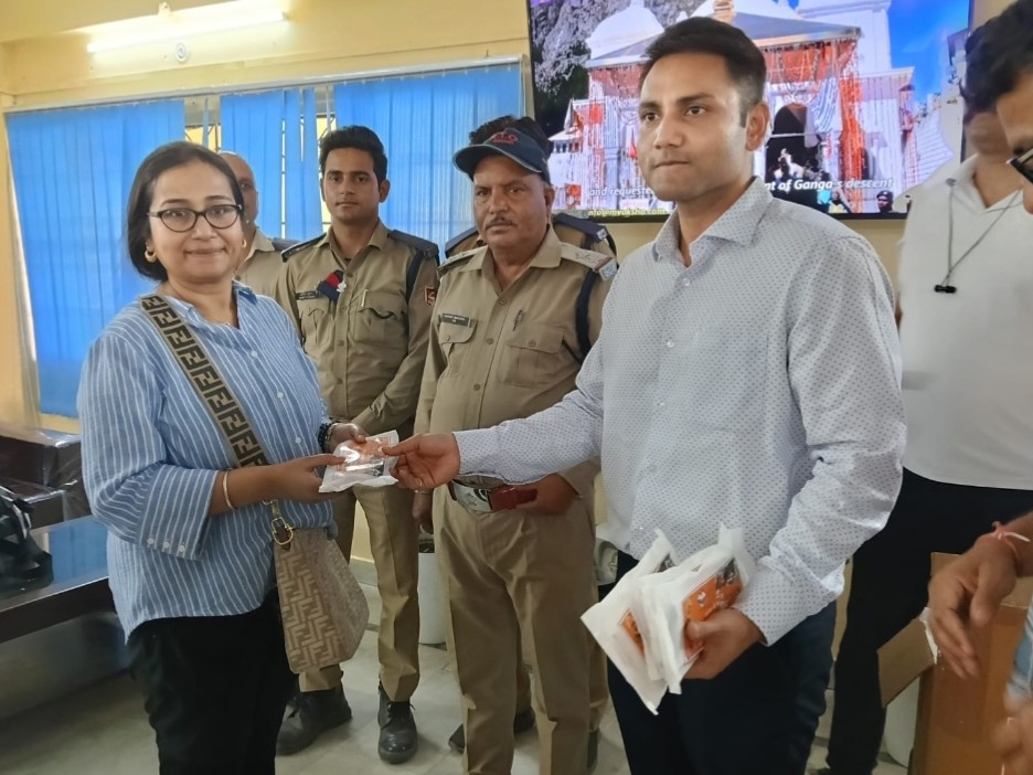 Transport Dept Hygiene Initiative | Narsan Border Chardham Passengers ...