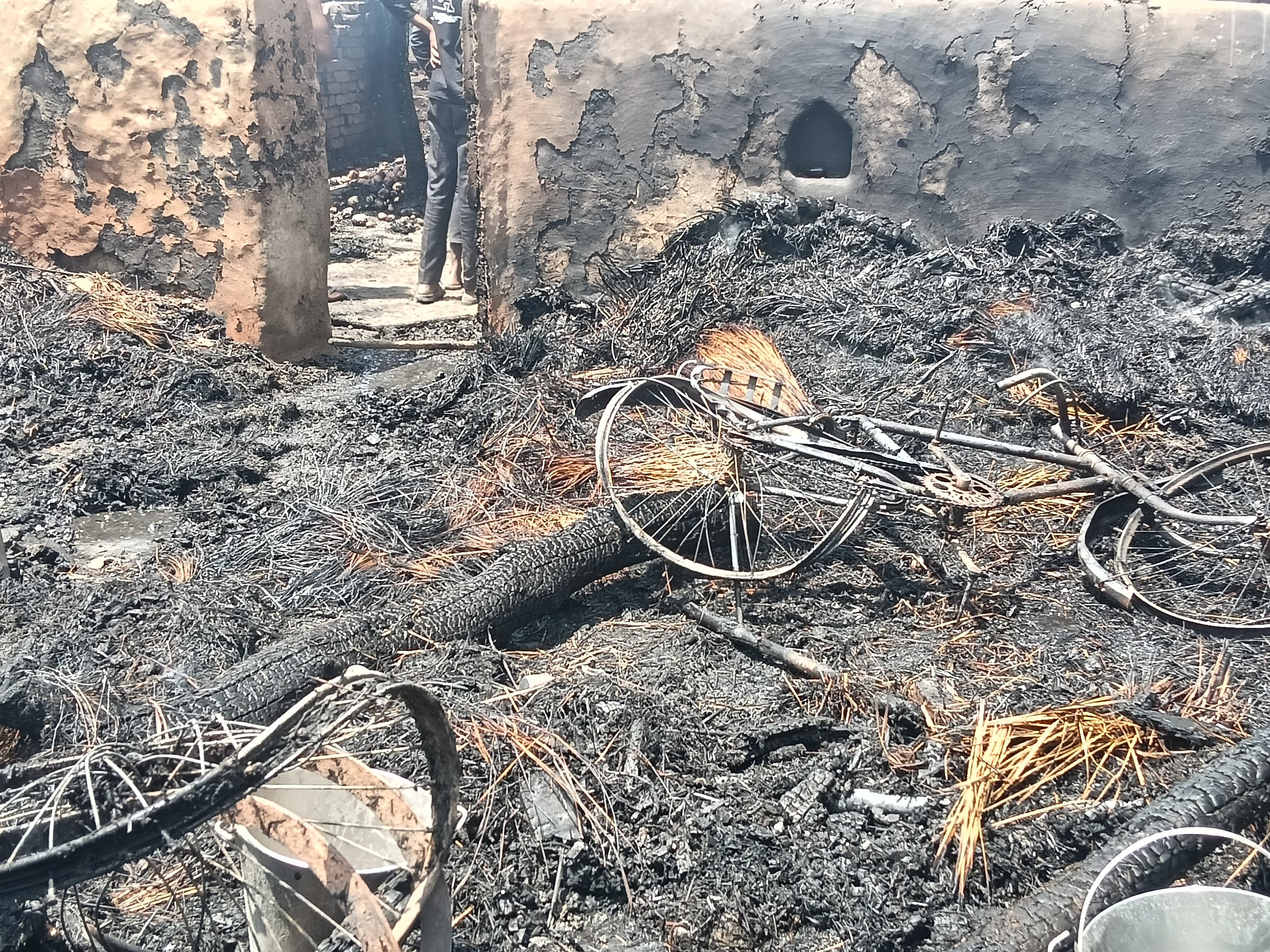 Inayatpur Fire: 3 Homes Gutted, Losses Worth Lakhs; Admin Promises Aid