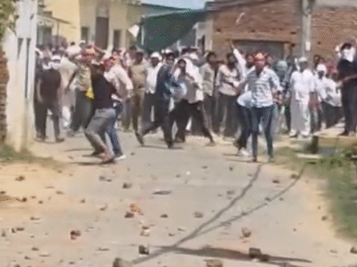 Ex-Minister Injured in Ghazipur SP Clash | Murder Girl Family Visit