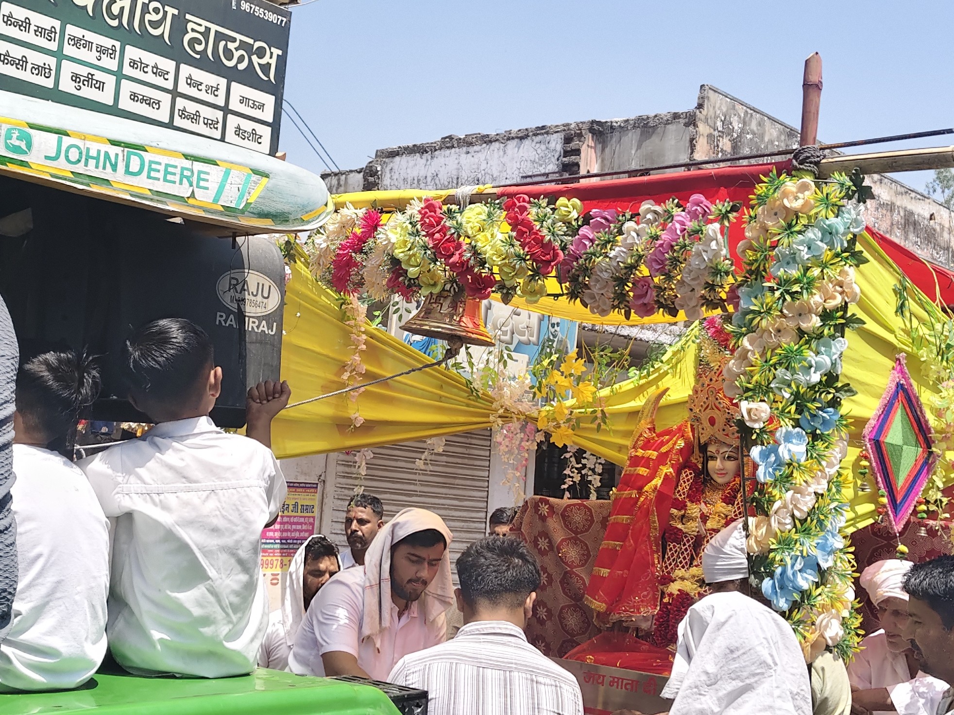 Badgaon Maa Shakambhari Pran Pratishtha | Devotees Perform Parikrama