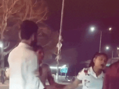 Gurugram Woman Assault Video | Sharab Theka Drama