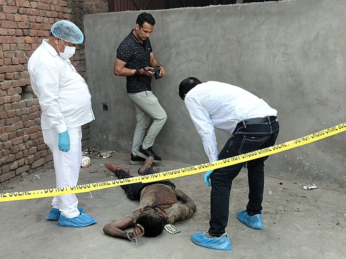 Shamli Man Found Dead Roadside | Suspected Alcohol Abuse; Police Probe