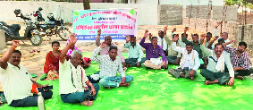 Tendu leaf managers started indefinite strike demanding regularization