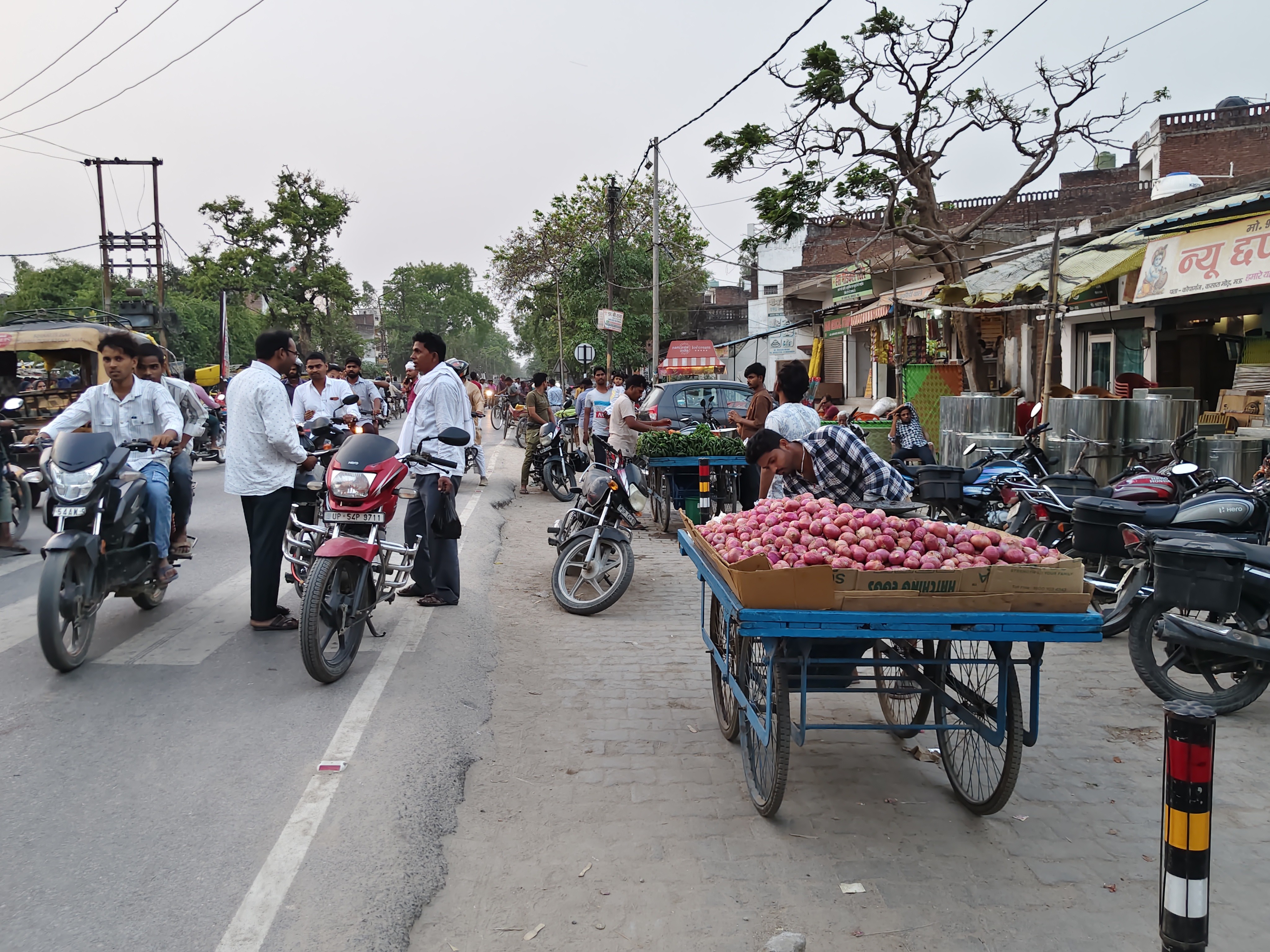 Mau Non-Vending Zone Encroachment; Hawker Arrangement Fails
