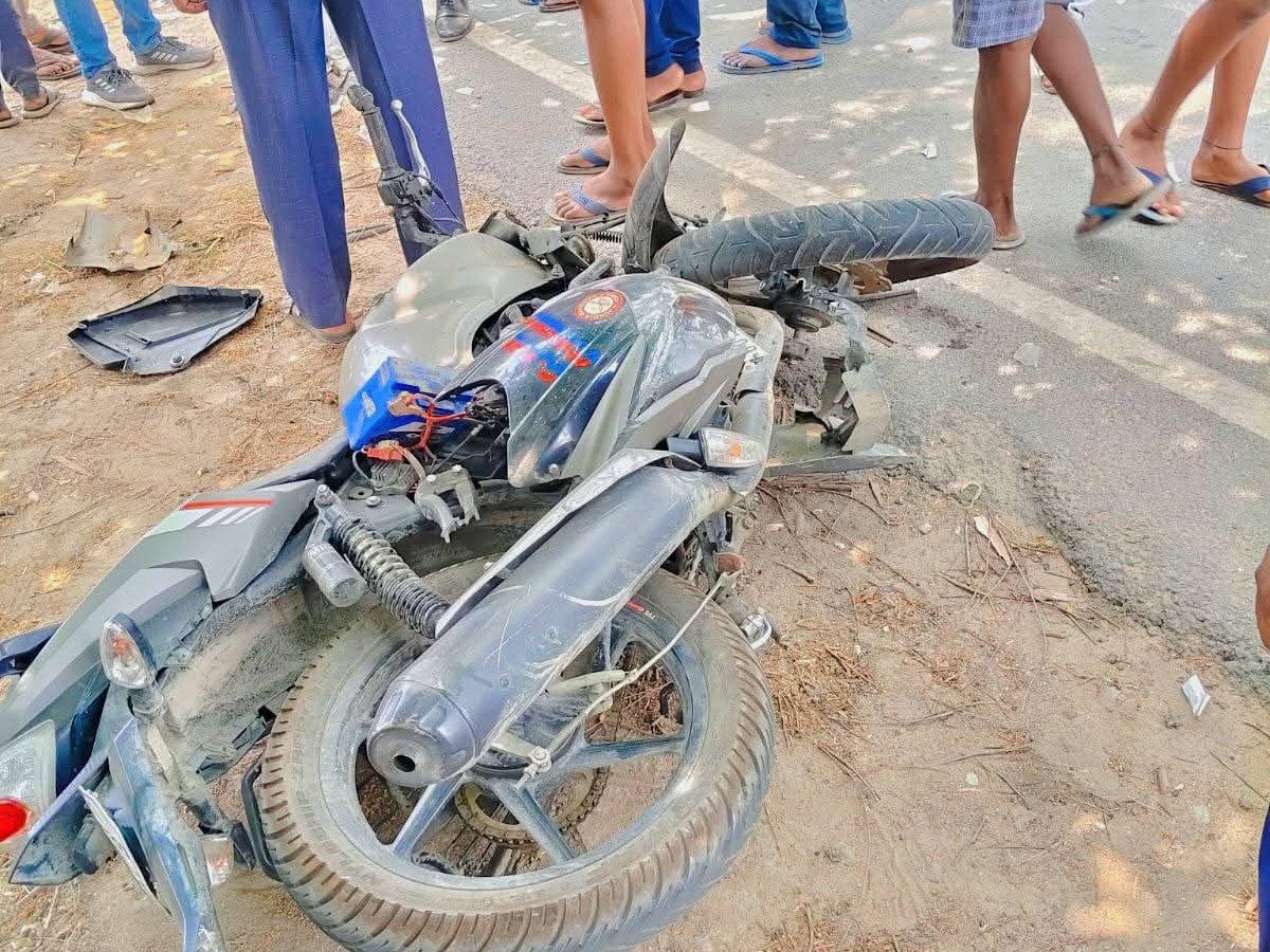 Tadi Bada Gaon Chatti Accident | 22-Year-Old Youth Dies After Car-Bike ...