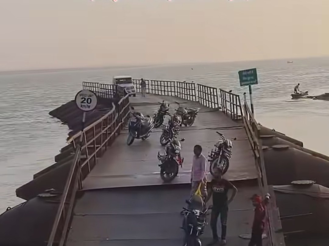UP-Bihar Bridge Collapse | Storm Wreckage; Hundreds Stranded
