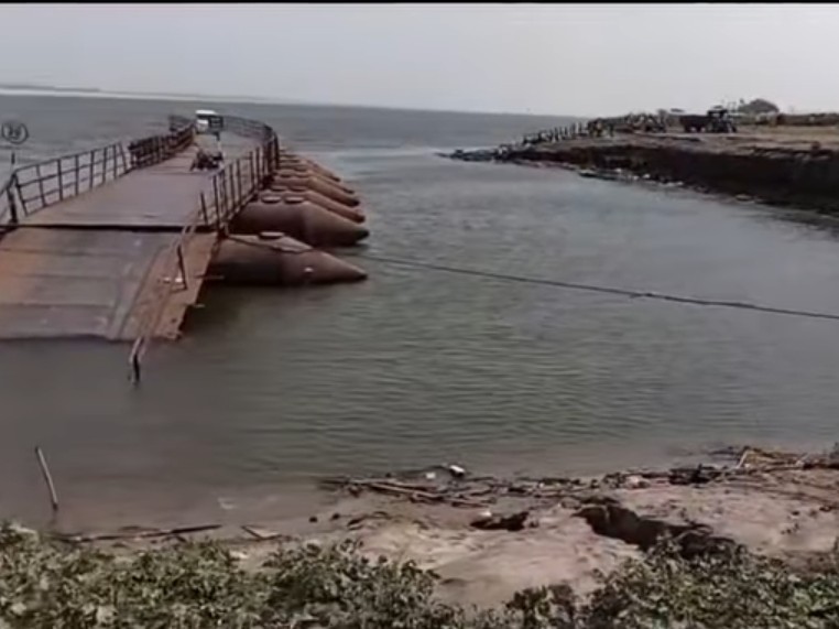 UP-Bihar Bridge Collapse | Storm Wreckage; Hundreds Stranded