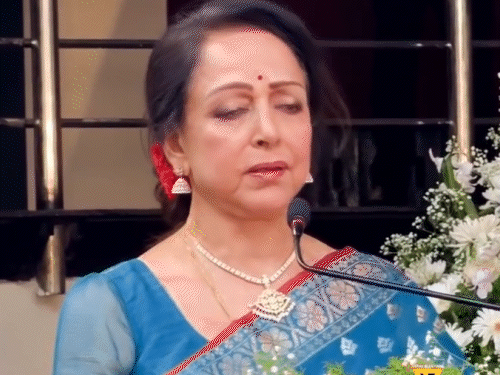 Hema Malini Emotional Remembering Dharmendra | Mumbai Event