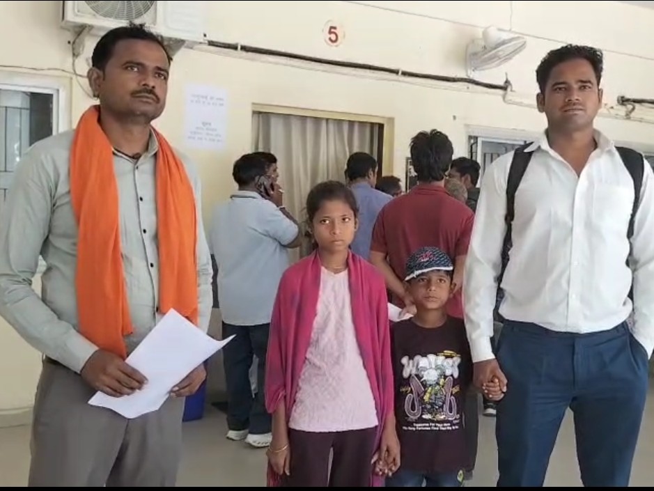 Banda School Controversy: Students Forced Sand Hauling Video Viral
