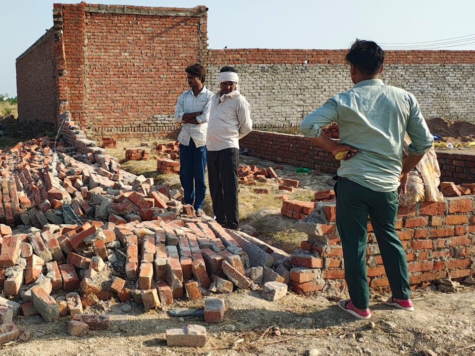 Oraiya Wall Collapse | Dadi-Poti Death Safai Treatment