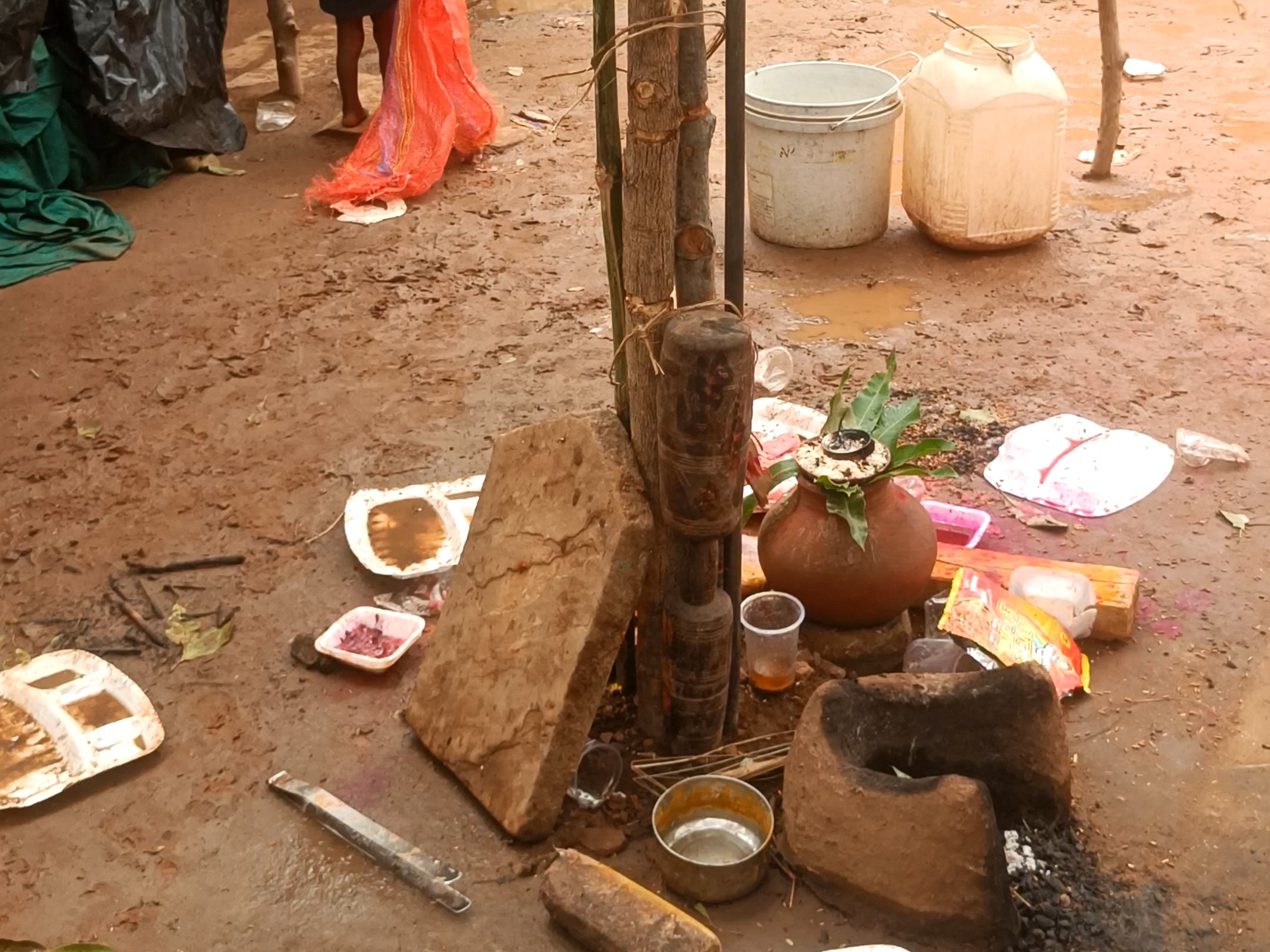Chitrakoot Wedding Fire: Dowry Goods Burnt After Rain Drops Hit Cooking Pot