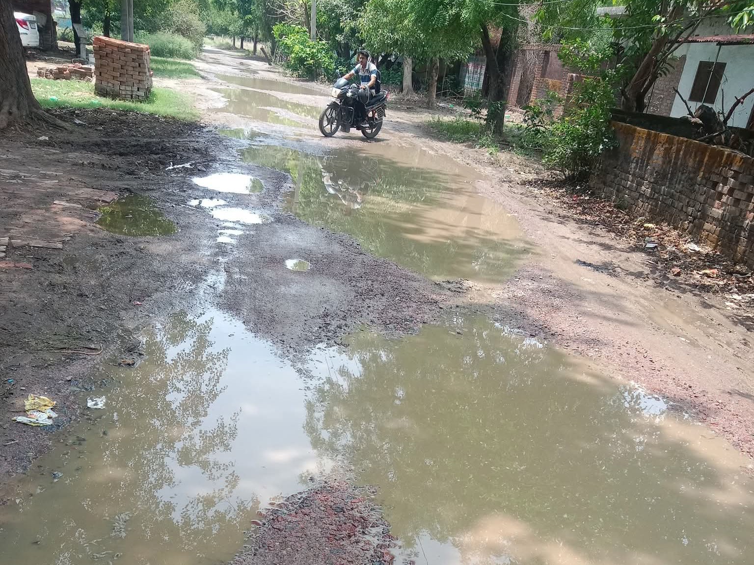 Lucknow Villagers Demand CM Repair Kalli-Mati Road