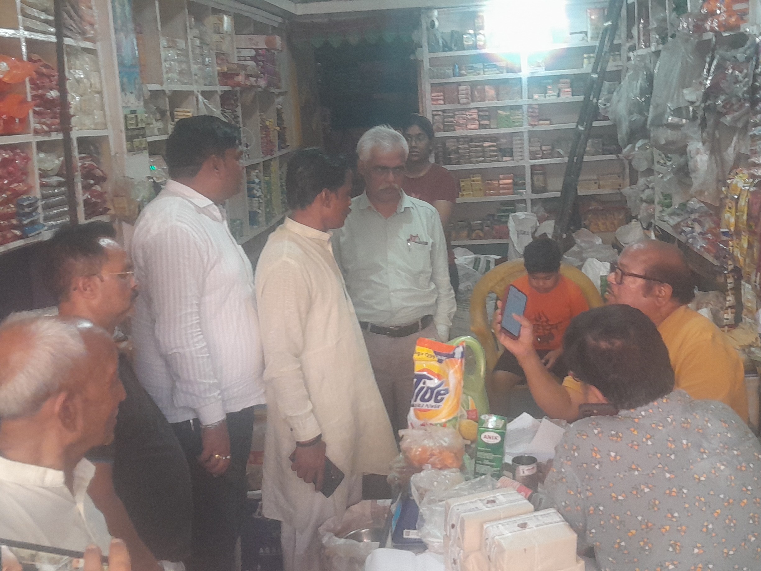 Jalalpur Kirana Store Ghee Sample Raid | Traders Protest Food Dept