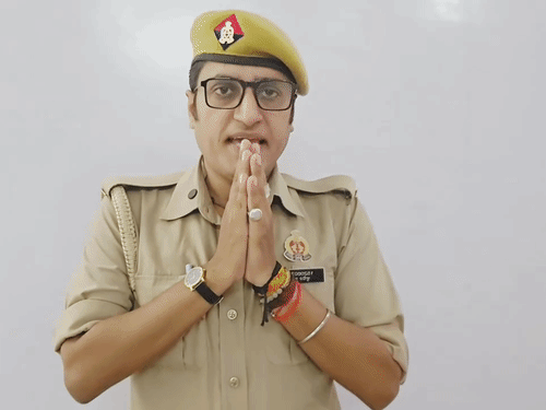 Lucknow Police Constable Alleges Corruption | CM Yogi Investigation Demand