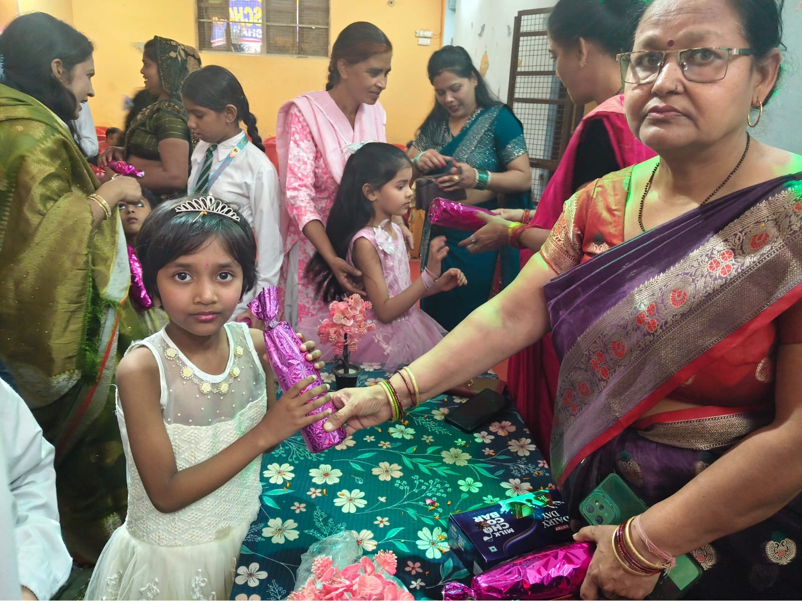 Anoopshahr Matri Divas: Children Show Love, Respect Mom
