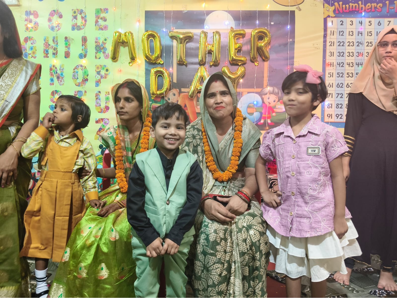 Anoopshahr Matri Divas: Children Show Love, Respect Mom