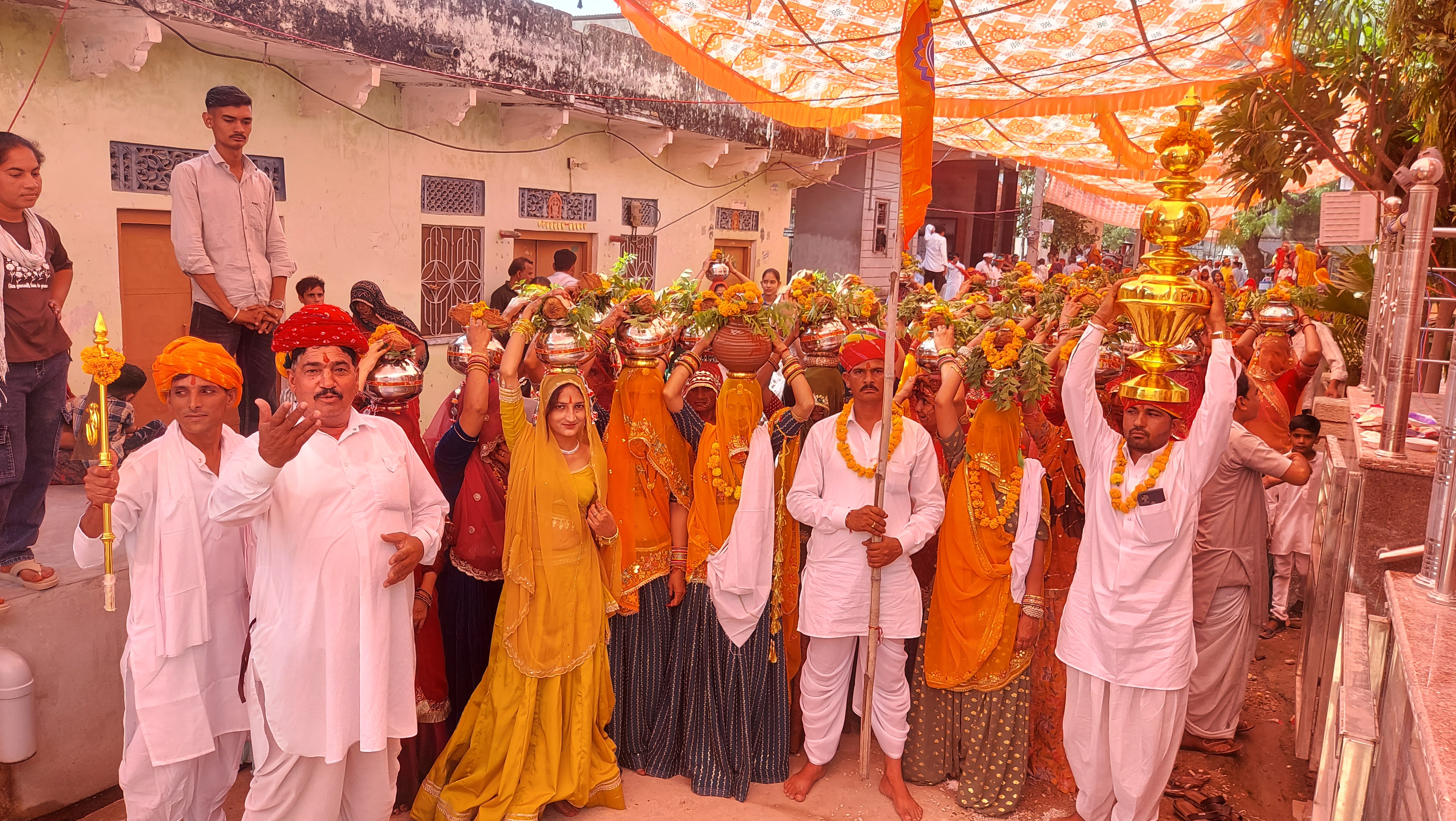 Kalash Yatra taken out with cheers
