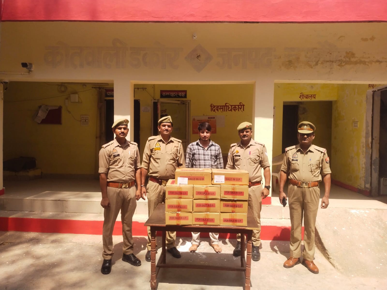 Dakor Illegal Liquor Seized | 10 Boxes Arrested