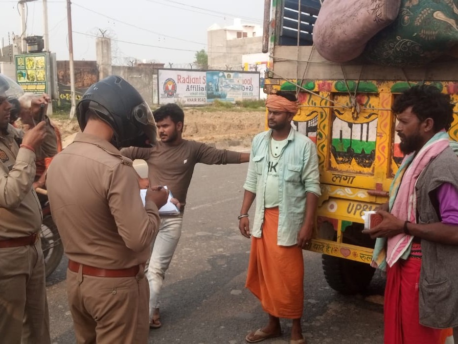 Aligarh: Sadhu-Sants Found Taking Nandi Baba, Stopped by Gau Rakshaks