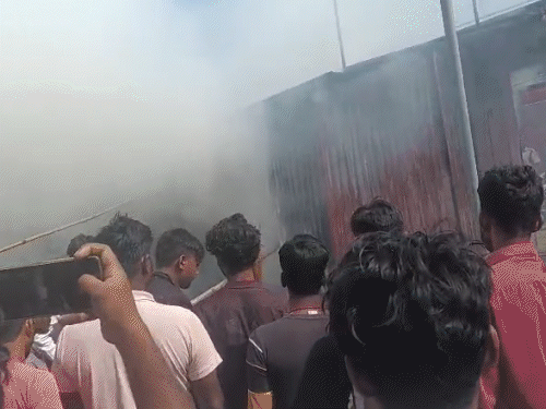Muzaffarpur Cake Shop Fire | Rs 5 Lakh Loss; Short Circuit Suspected