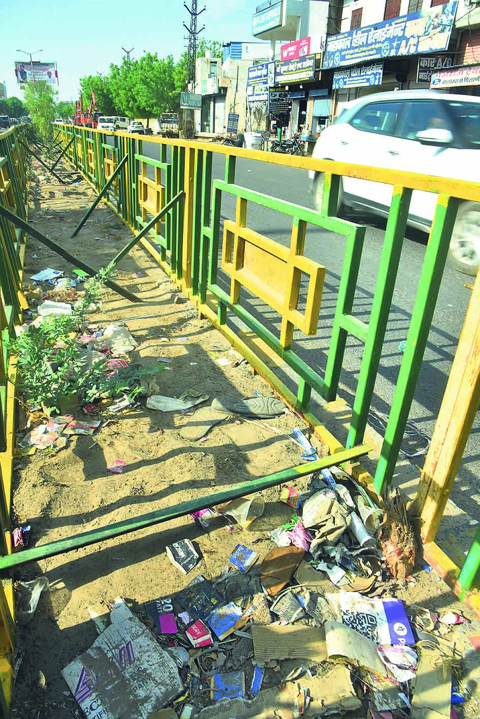 The grills on the main roads are in bad condition, the plants are dry ...