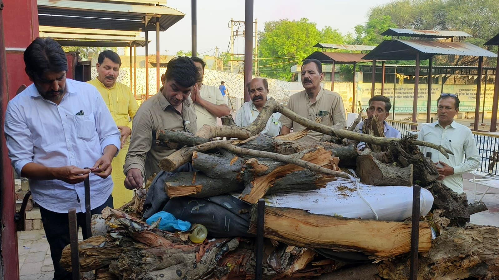 Thousands of unclaimed bodies have been given a shoulder and even the ...
