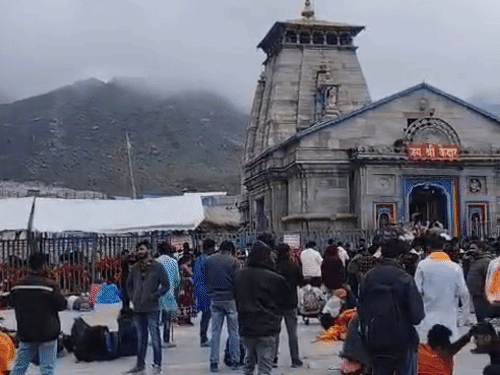 Kedarnath VIP Darshan Controversy | Pilgrim Queues