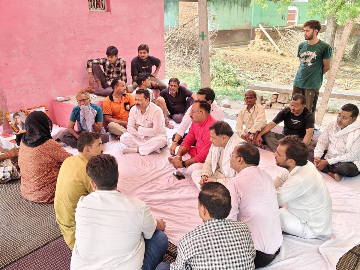 Agra Yamuna Accident | Bua-Bhatija Funeral | Mourning Families