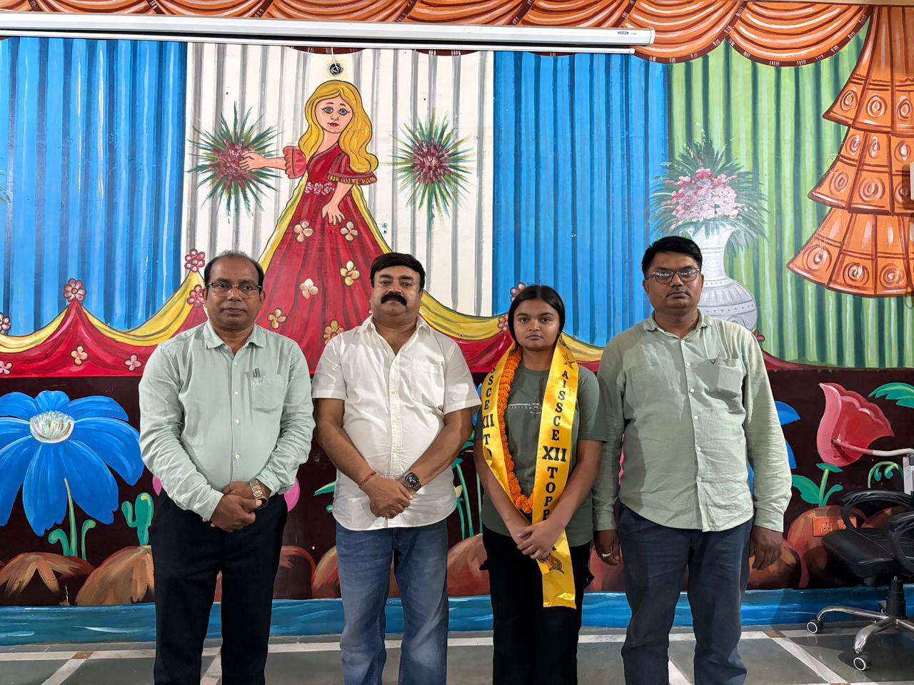 CBSE 12th Result Declared | Anushka Yadav District Topper