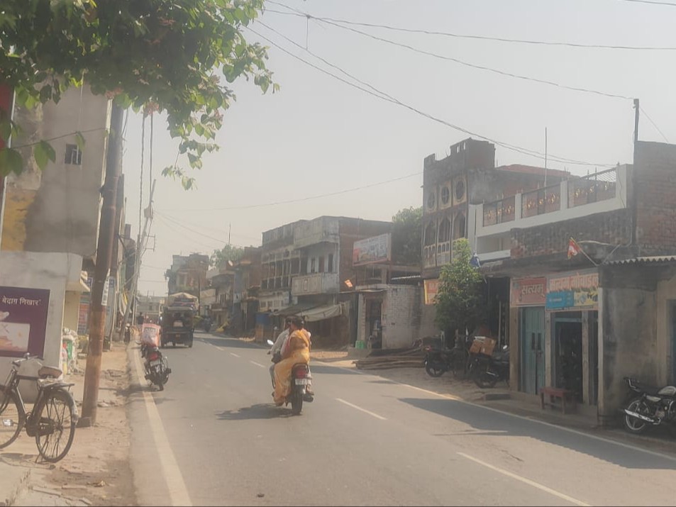 Azamgarh Heatwave: 37°C Temp Affects Life | Janjeevan Pareshan