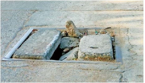 Pothole on Aayiad River Bridge, increasing risk of accident
