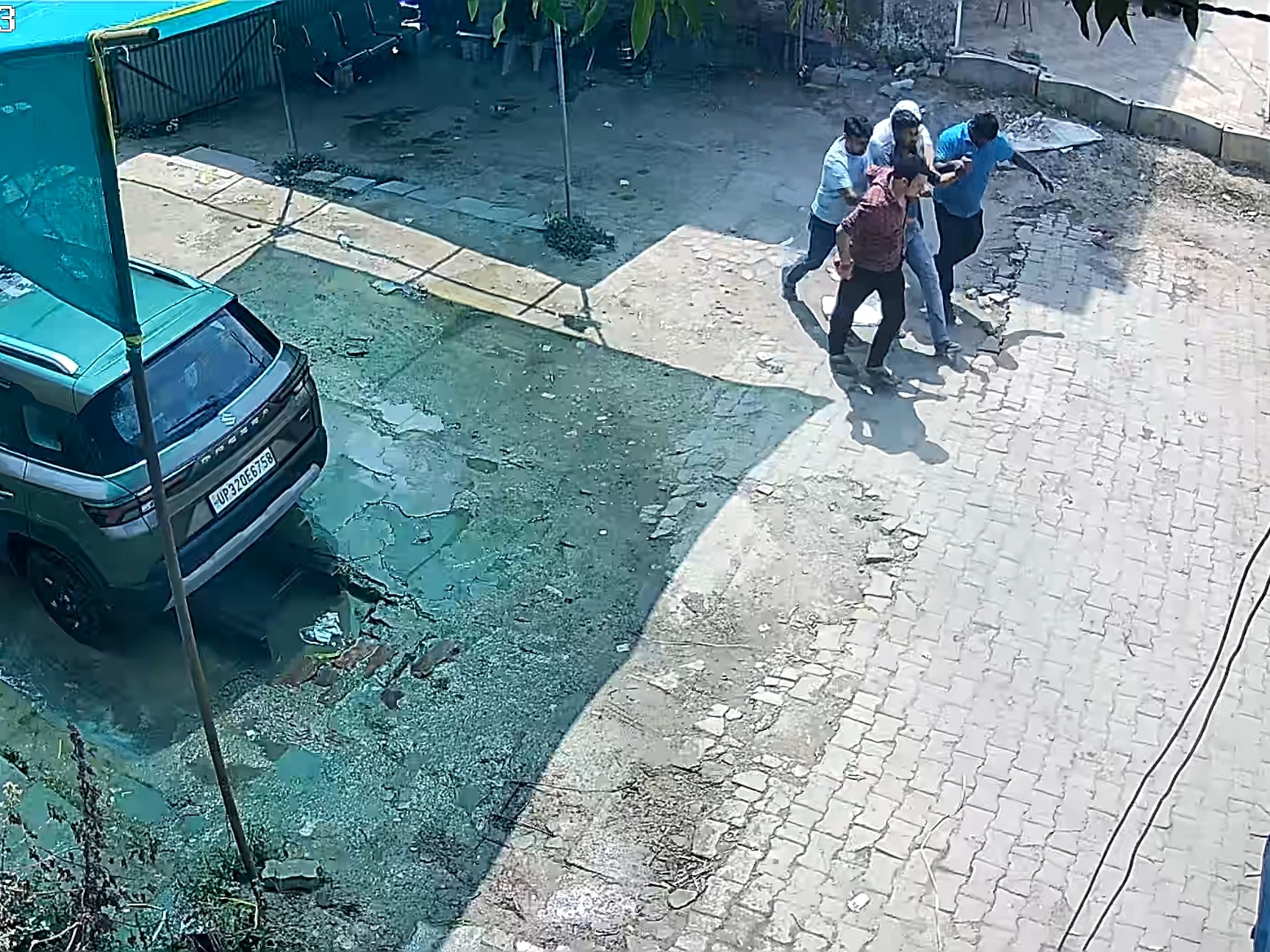 Lucknow Washing Center Owner Attacked | FIR Filed Over Dispute