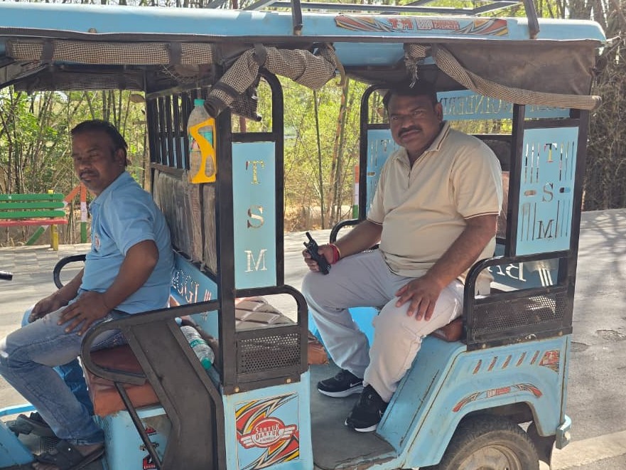Nagpur Mayor Takes E-Rickshaw Challenge, Saves Fuel