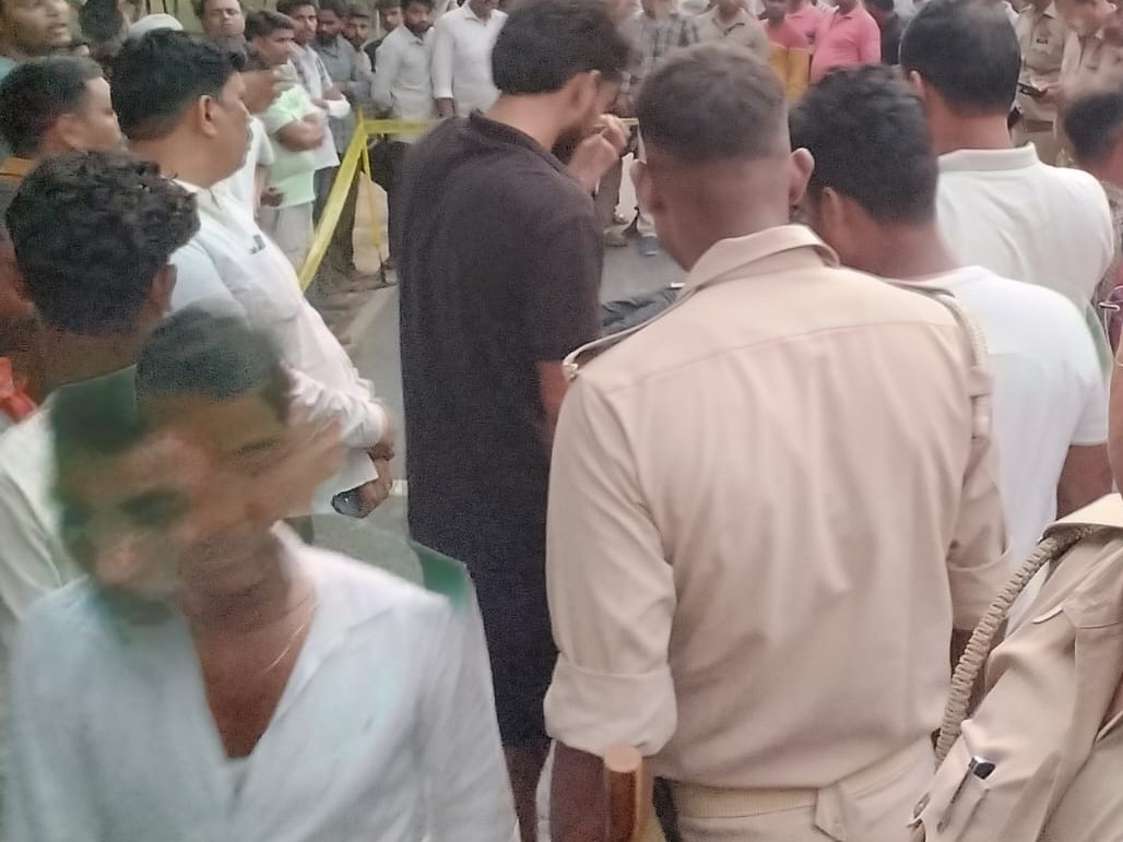 Dohrighat Accident | Youth Inderjeet Dies in Hit-And-Run; Driver ...