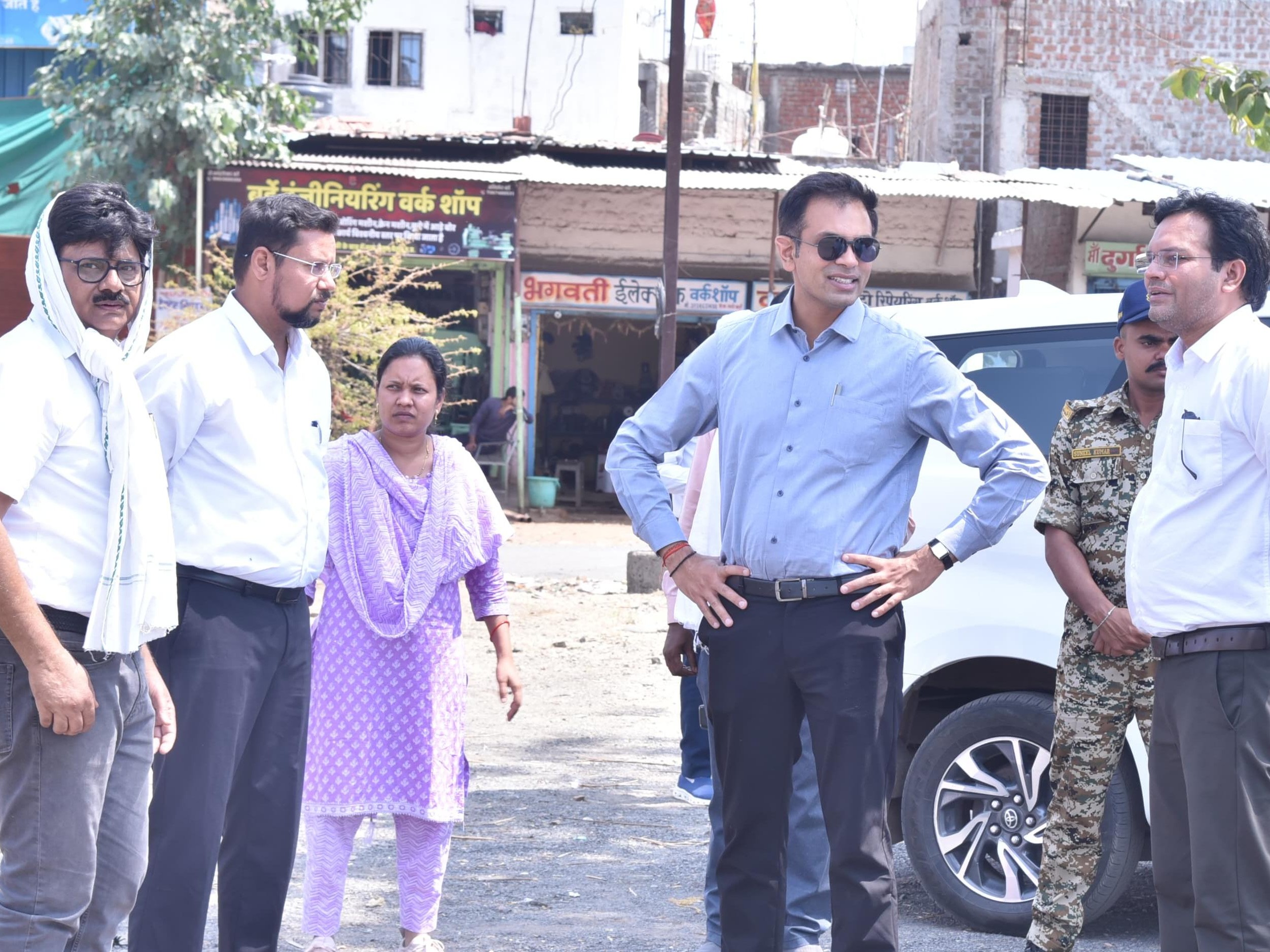 Betul Collector Inspects Development Projects, Shopping Complex & Mandi ...