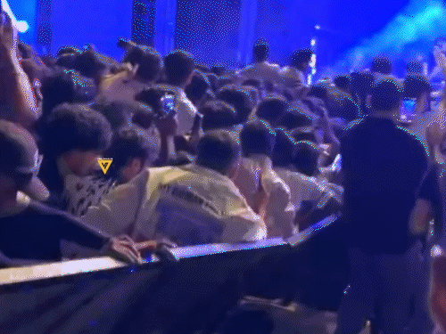 Jasmin Sandlas Dehradun Live Concert Barricade Collapse Accident VIDEOS