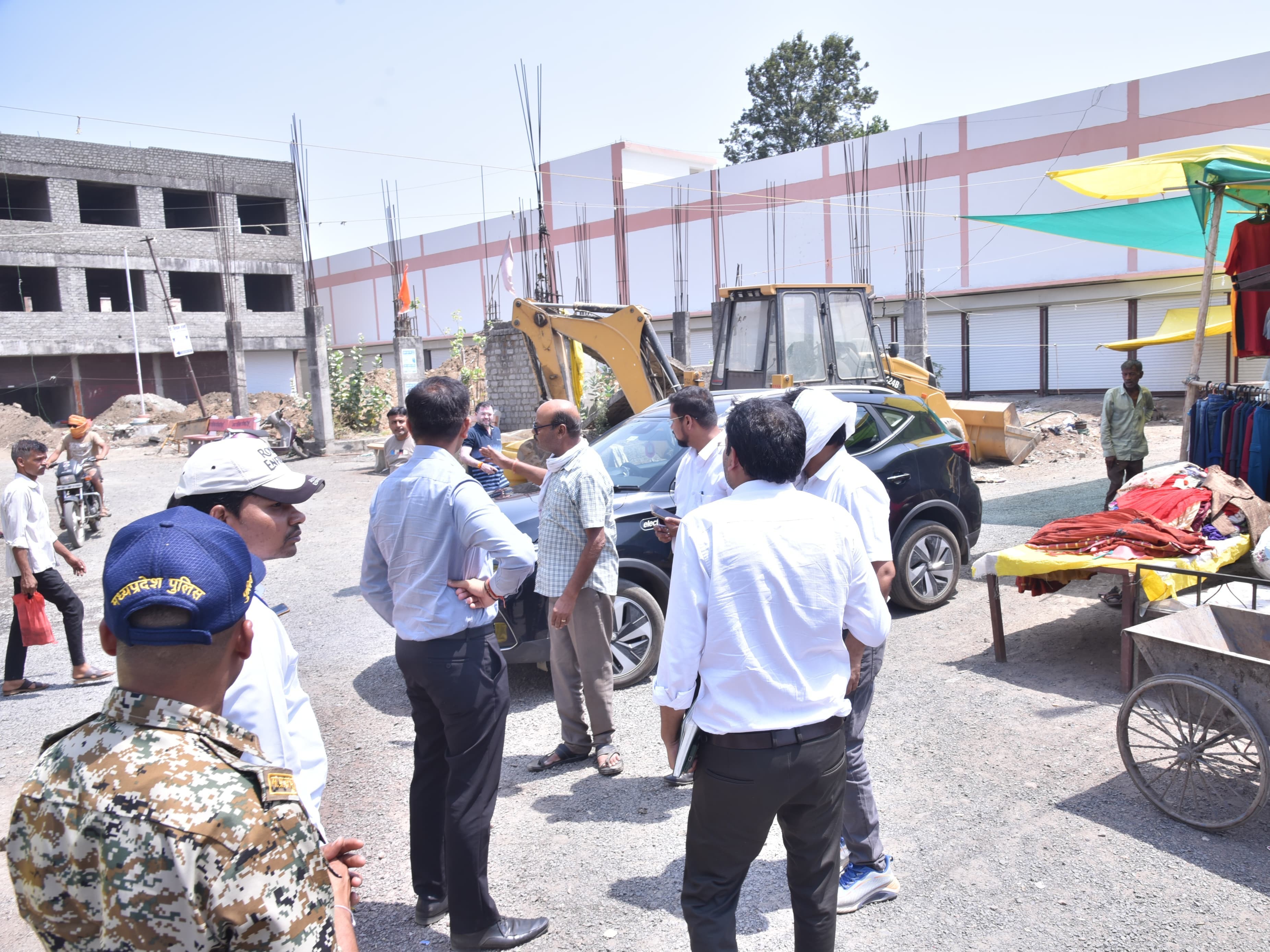 Betul Collector Inspects Development Projects, Shopping Complex & Mandi ...