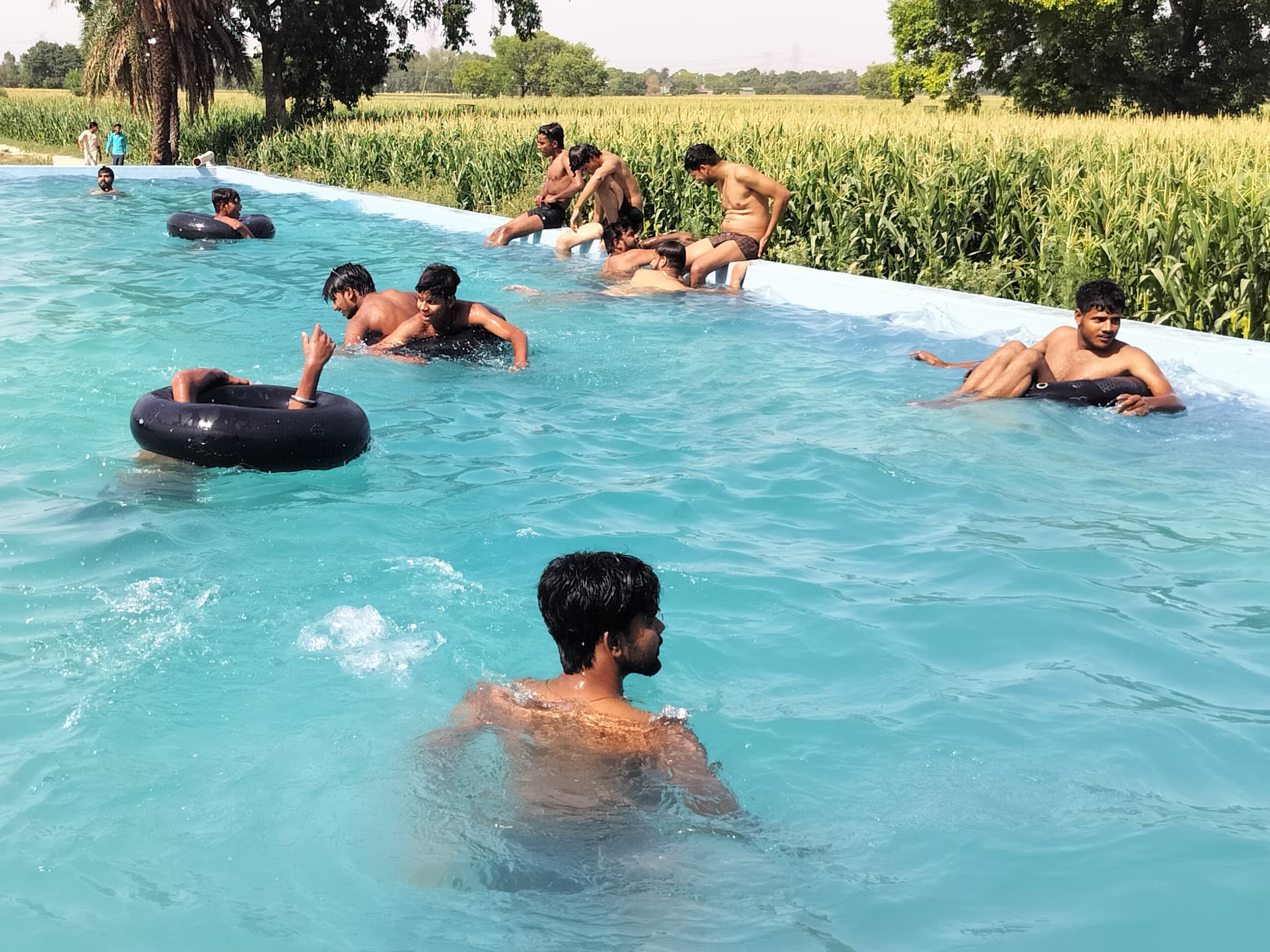 Mainpuri Water Park Offers Relief From Scorching Heat | ₹20 Entry